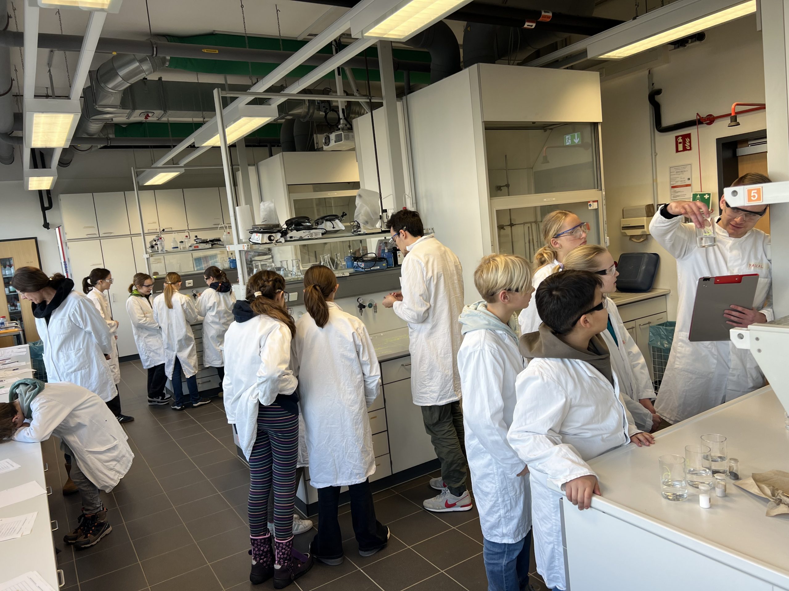 Exkursion ins NaT-Lab der Universität Mainz: Ein spannender Vormittag ...